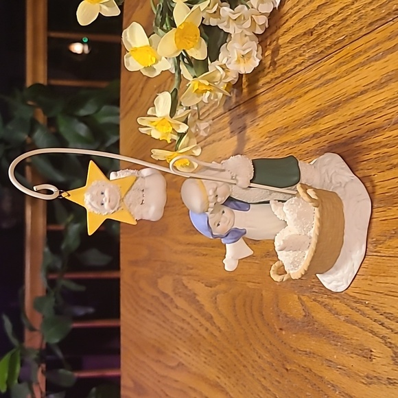 Department 56 | Accents | Snowbabies A Star Shown Down Where He Lay ...